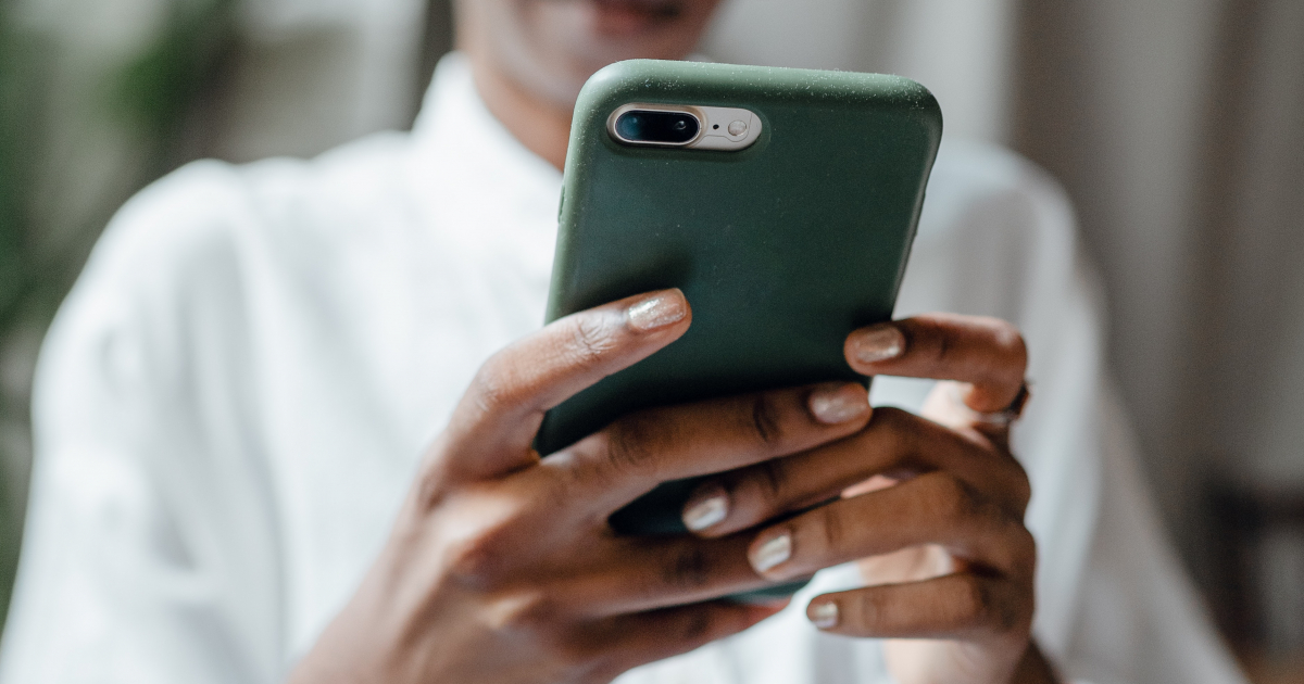 Een expert geeft tips: verstandig omgaan met je telefoon in het bijzijn ...